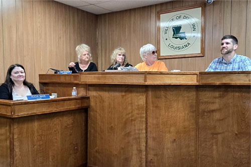 Not even a sputter of fireworks at Dixie Inn Aldermen’s meeting ...